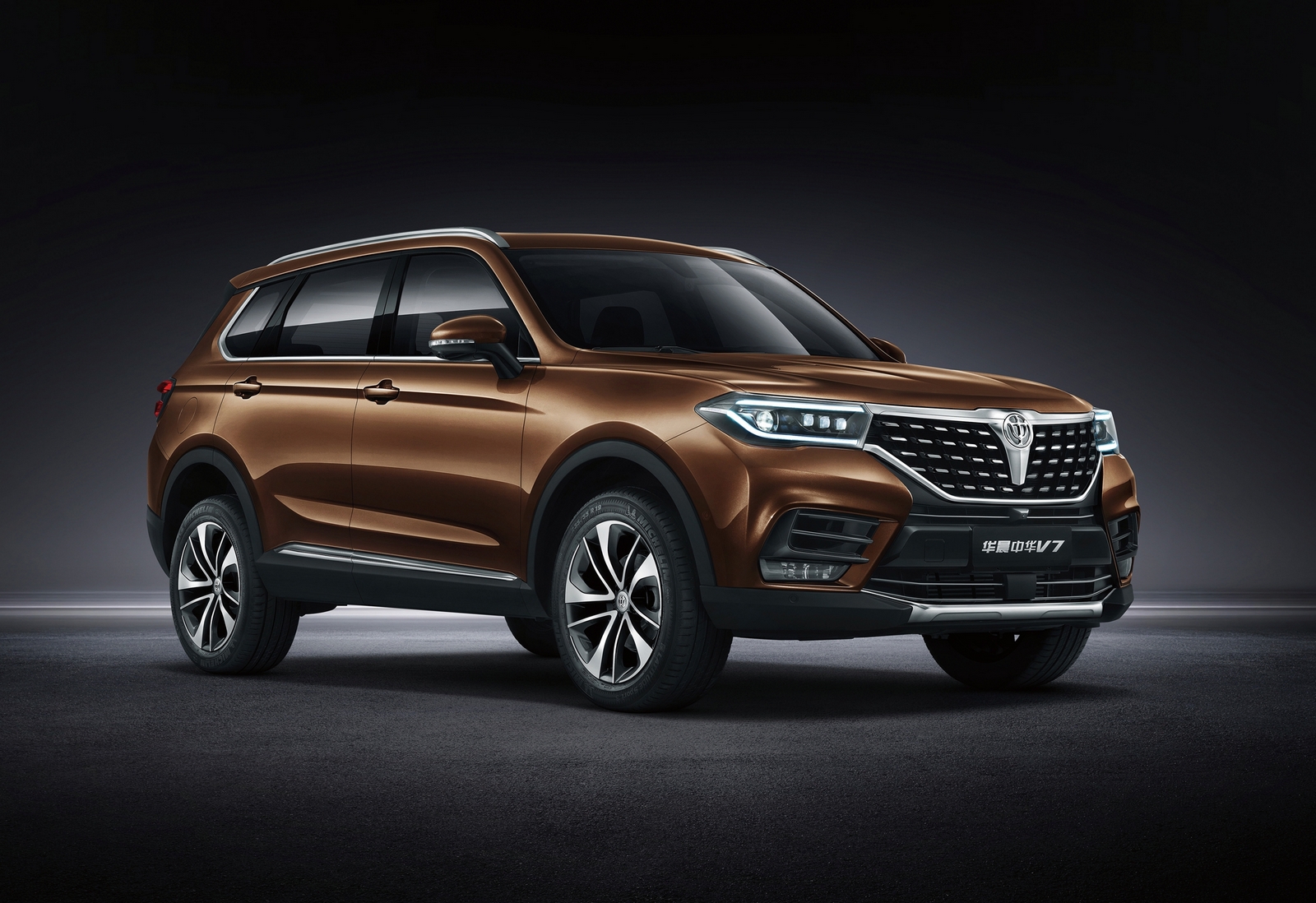 Brilliance V7 2019: мотор, 7-ступенчатый «робот» и комплектации от BMW