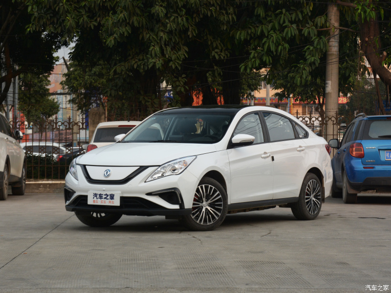 Стартовали продажи седана Dongfeng Fengxing S50EV Plus 2021