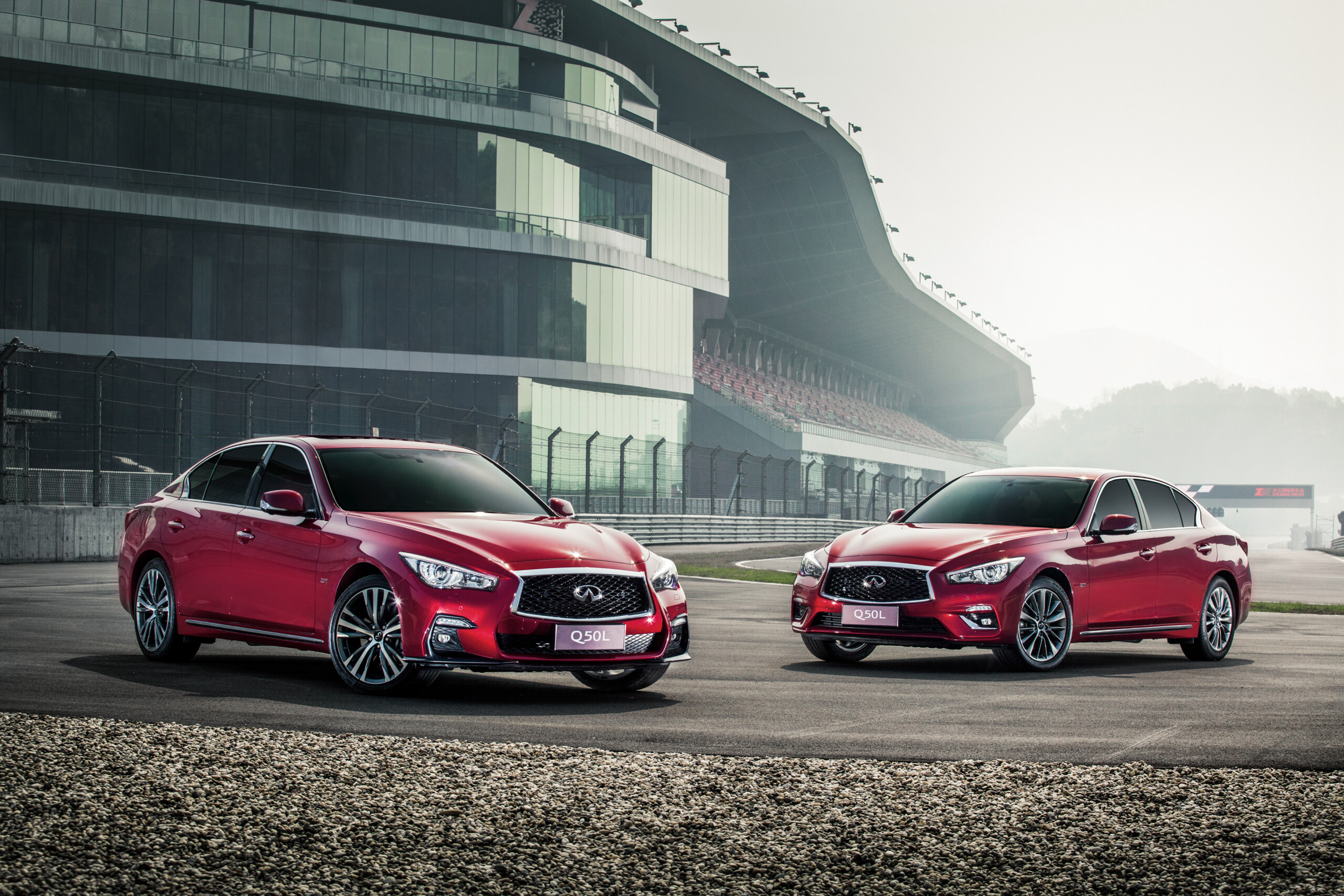 Infiniti Q50L 2021 стал интеллектуальнее и мощнее