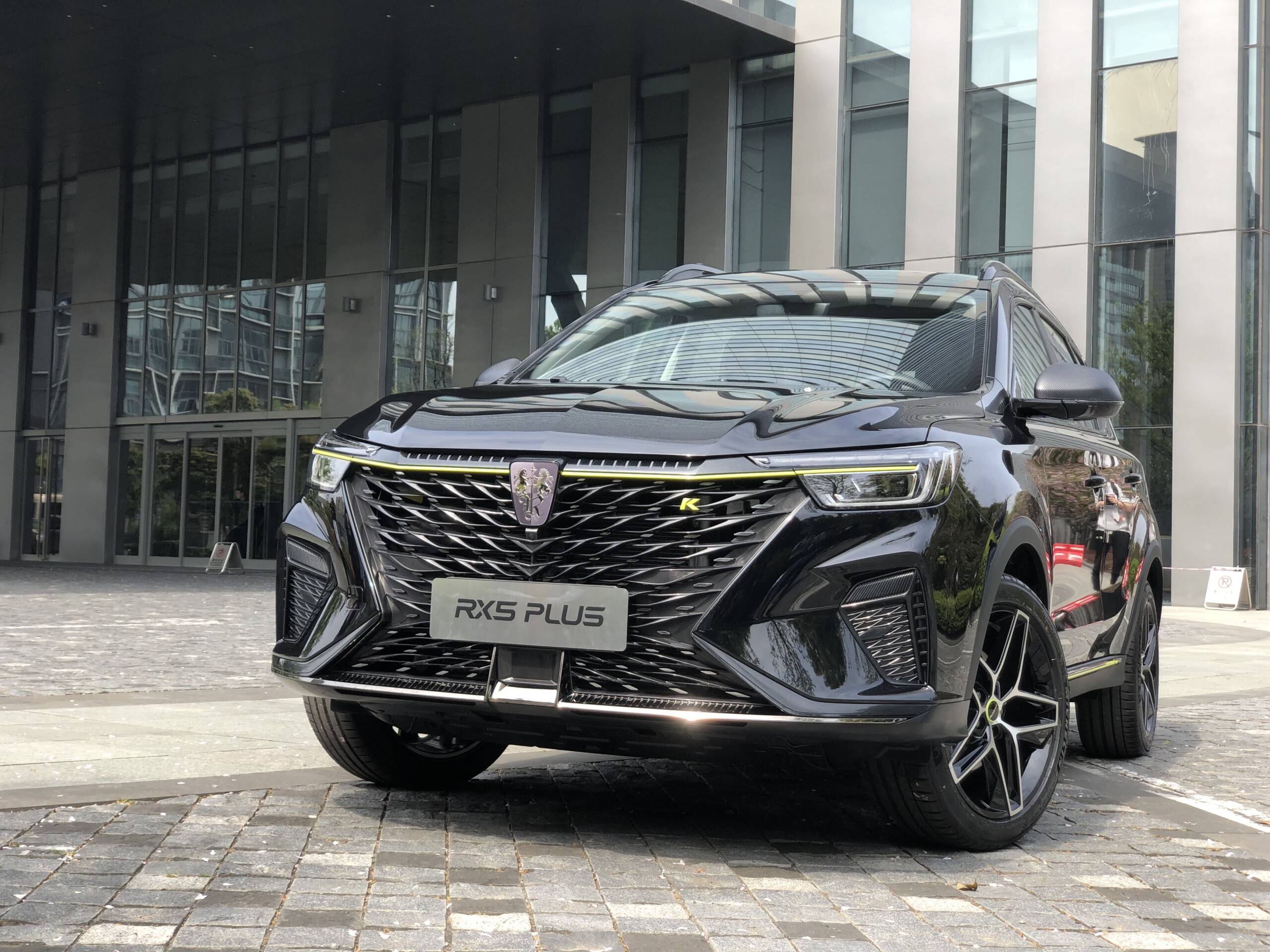 Проведен подробный тест-драйв Roewe RX5 PLUS 2021