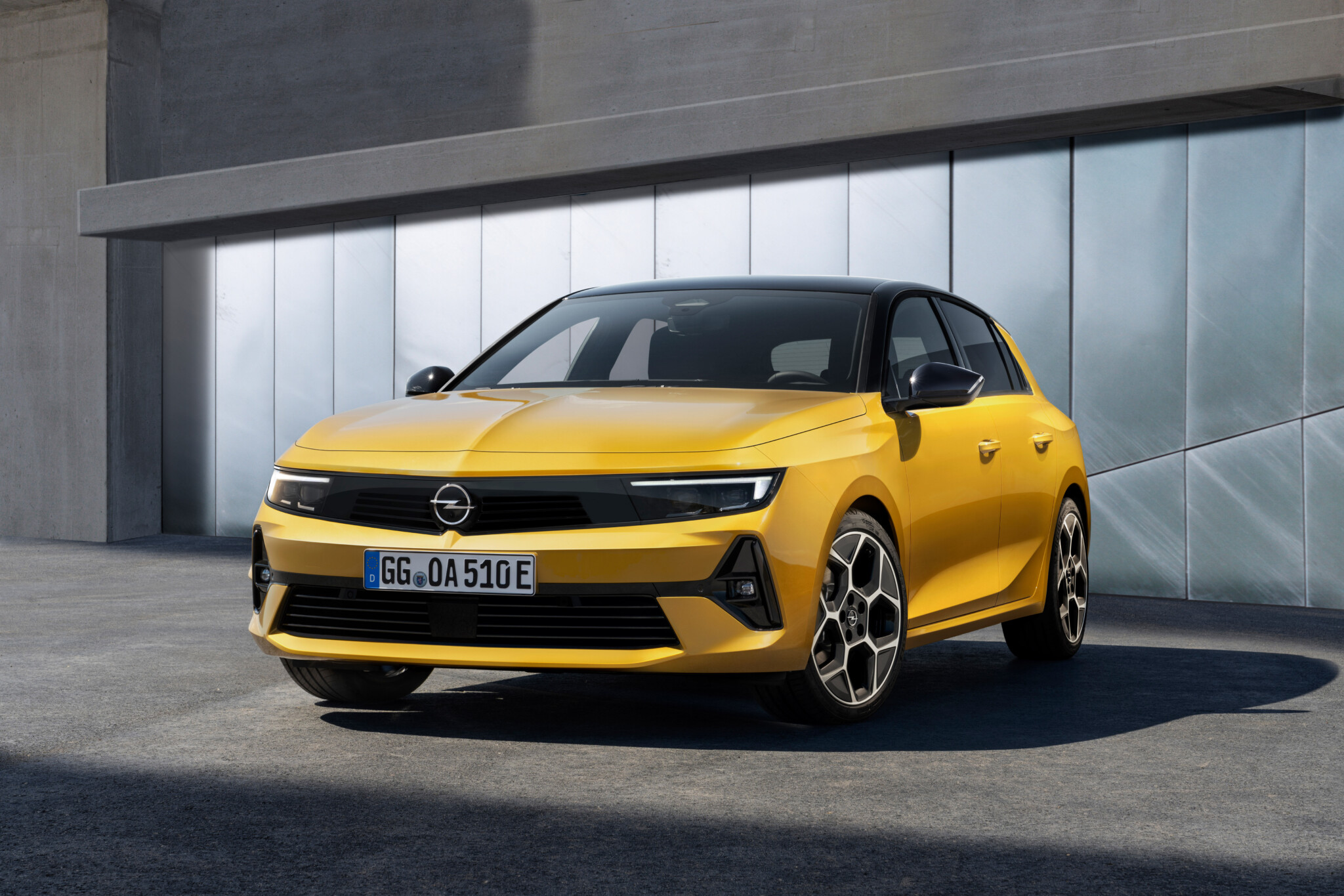 Opel Manta-e 2024 показали на неофициальных рендерах
