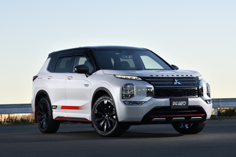 Mitsubishi Outlander PHEV Ralliart Style 2022 представлен в Токио