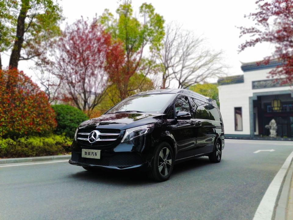 Mercedes-Benz V-Class 2022 вышел на рынок с новым пакетом опций