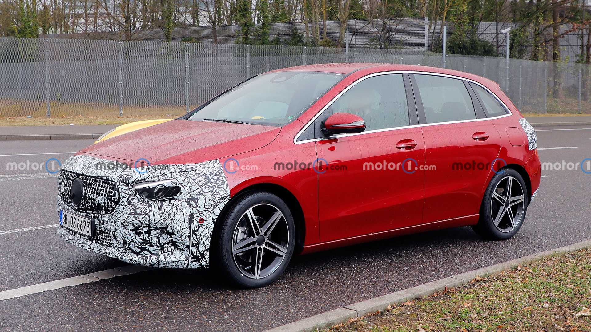 Mercedes-Benz B-Class 2023 - компактвэн готов к обновлению
