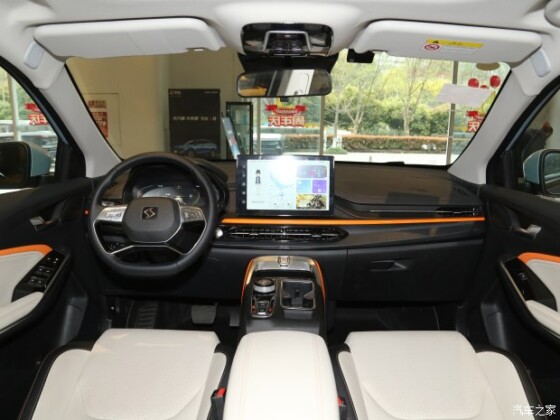 JAC Sihao X6 2023: названа точная дата старта "живых" продаж