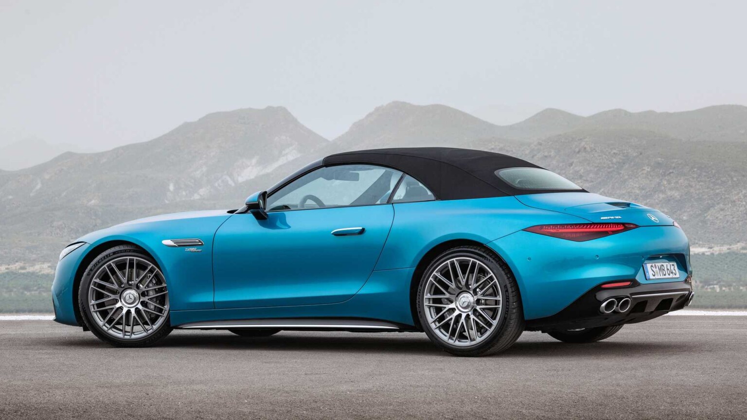 Mercedes-AMG SL43 2022 представлен официально
