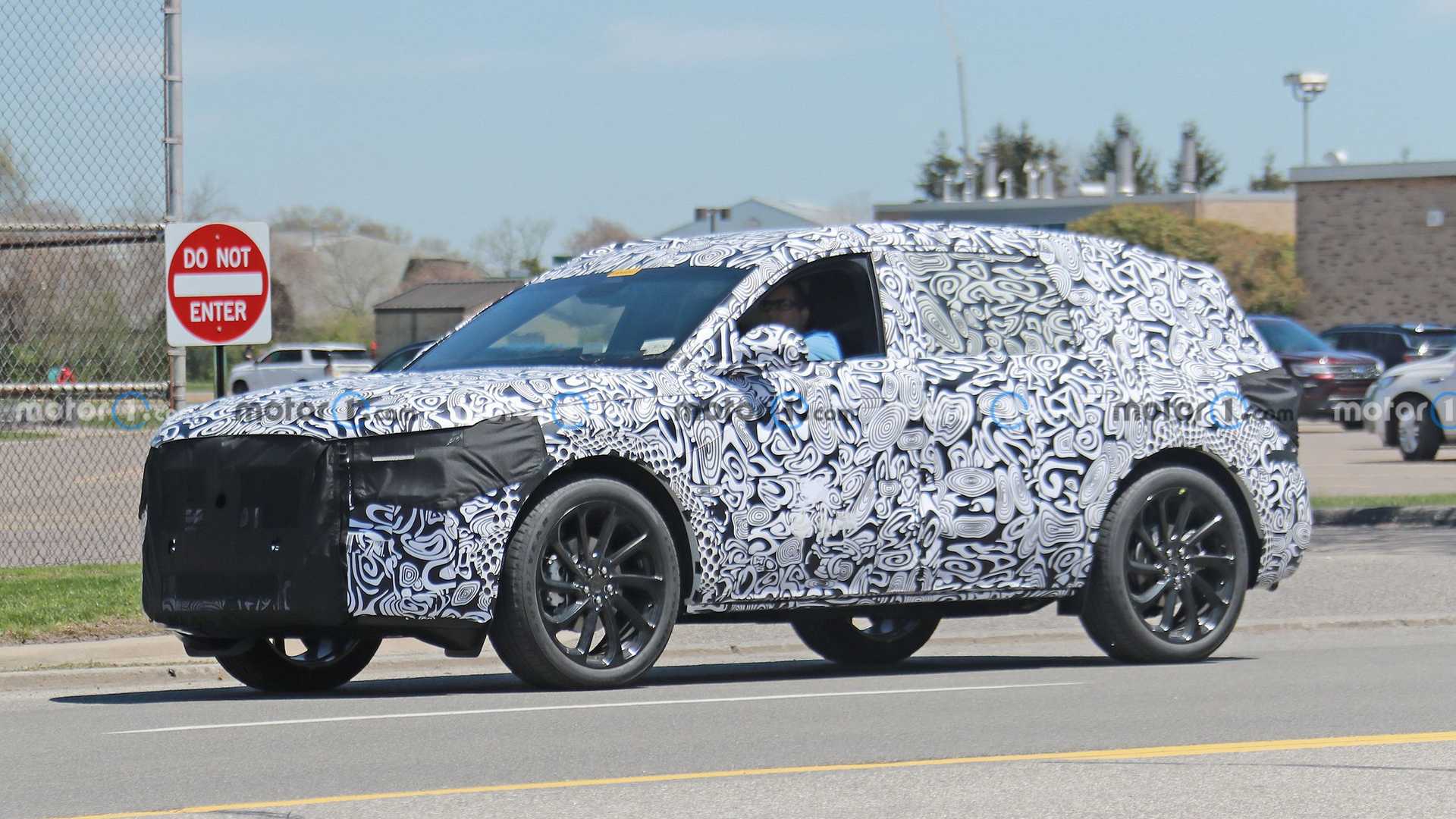 Ford Fusion Active 2024 будет полноприводным 7-местным кроссом