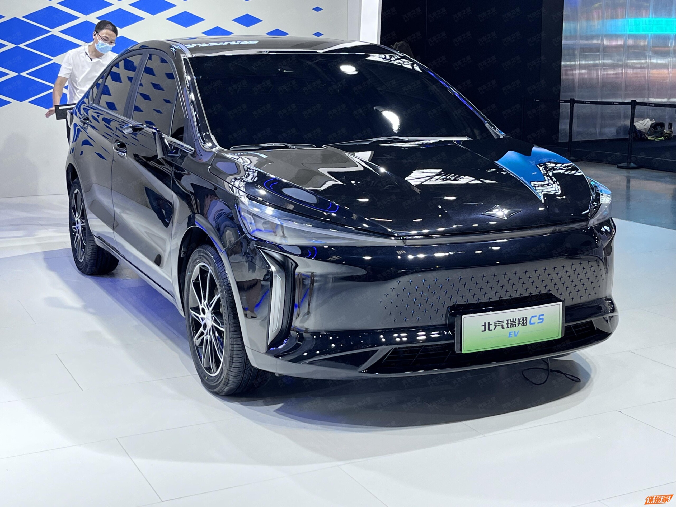 BAIC Ruixiang C5 EV 2022 раскрыли на "живых" фото