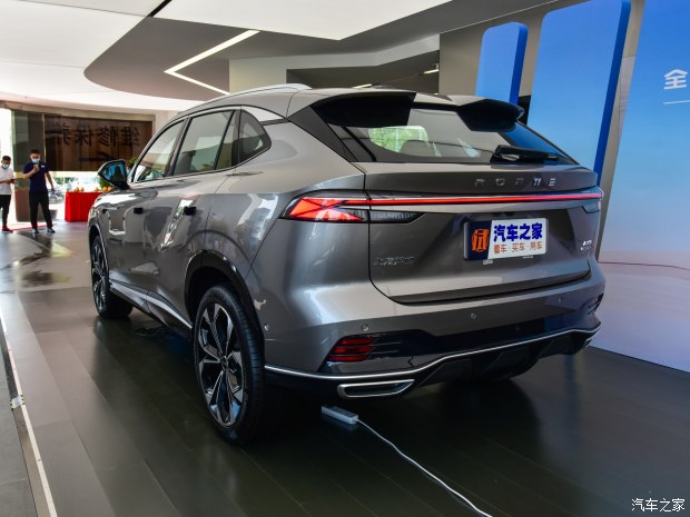 Roewe RX5 2023 раскрывается на "живых" фото