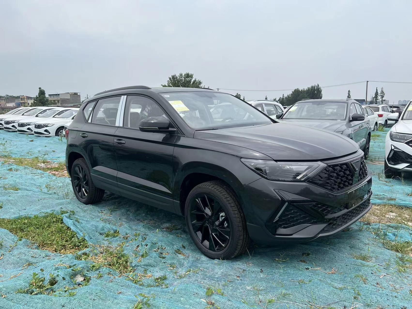 Jetta VS5 и VS7 280TSI 2022 от Volkswagen показали на "живых" фото