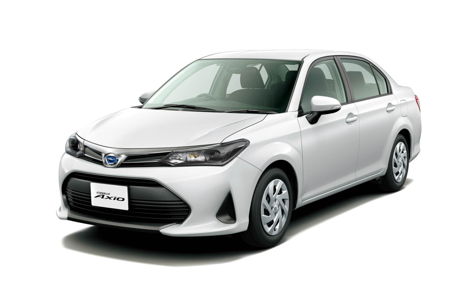 Corolla Axio и Corolla Fielder 2023 получили обновление
