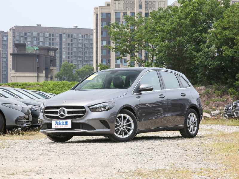 Mercedes-Benz B-Class 2023: раскрыты оснащение и цены