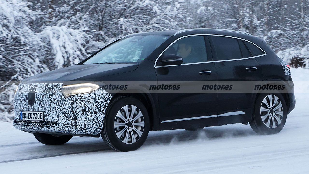 Mercedes EQA 2023 замечен на дорожных испытаниях