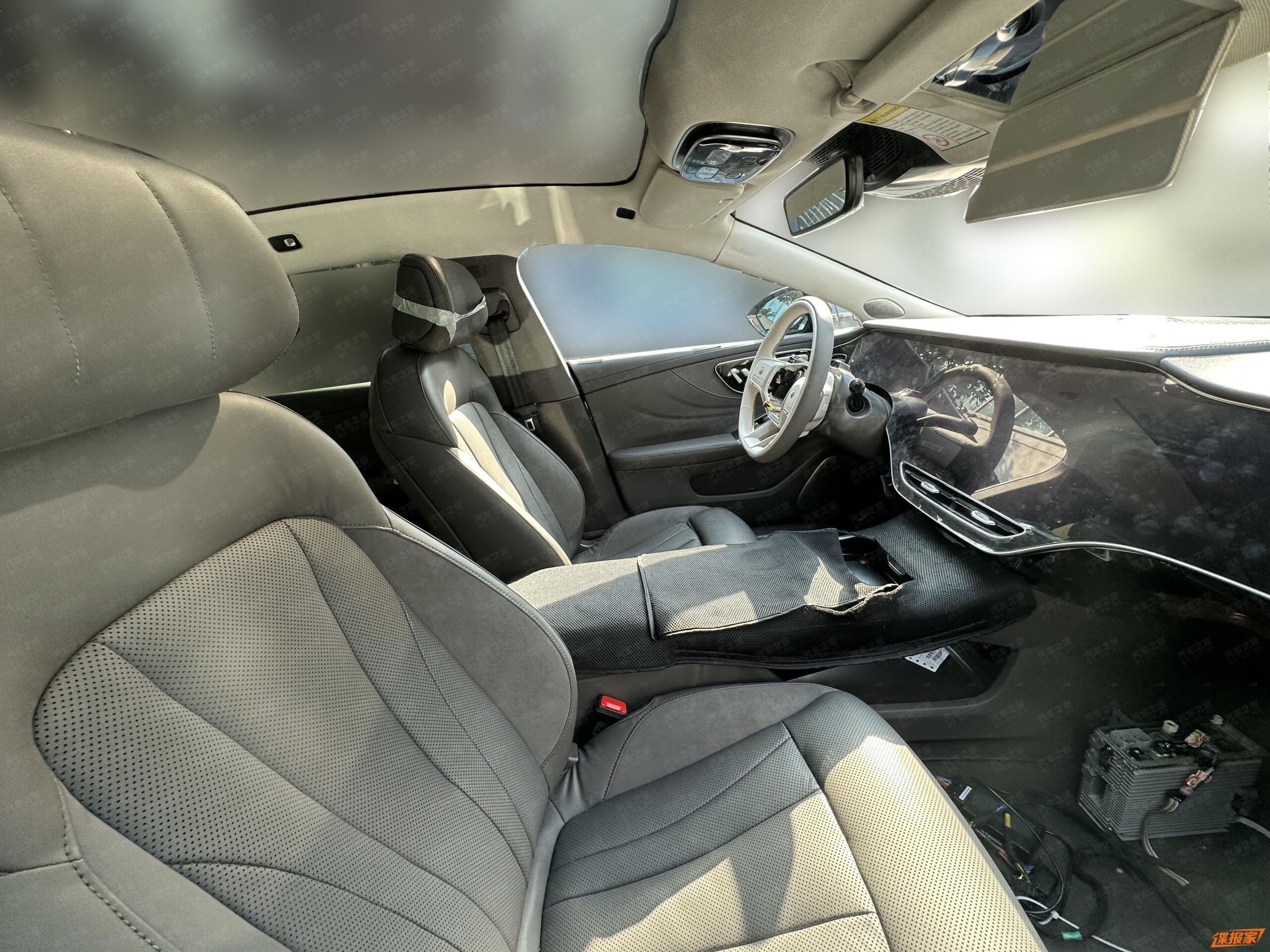 Feifan F7 2023: на "живых" фото раскрыт салон модели