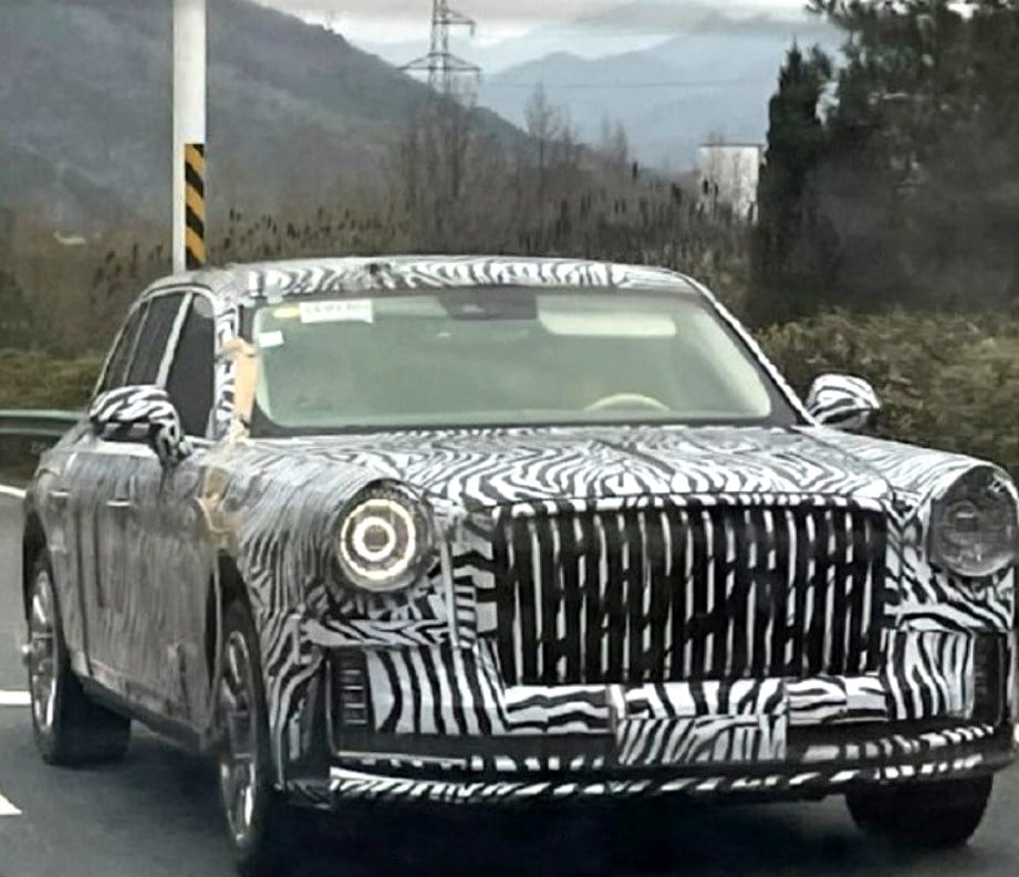 Hongqi L5 2024 показали на шпионских фото во время испытний
