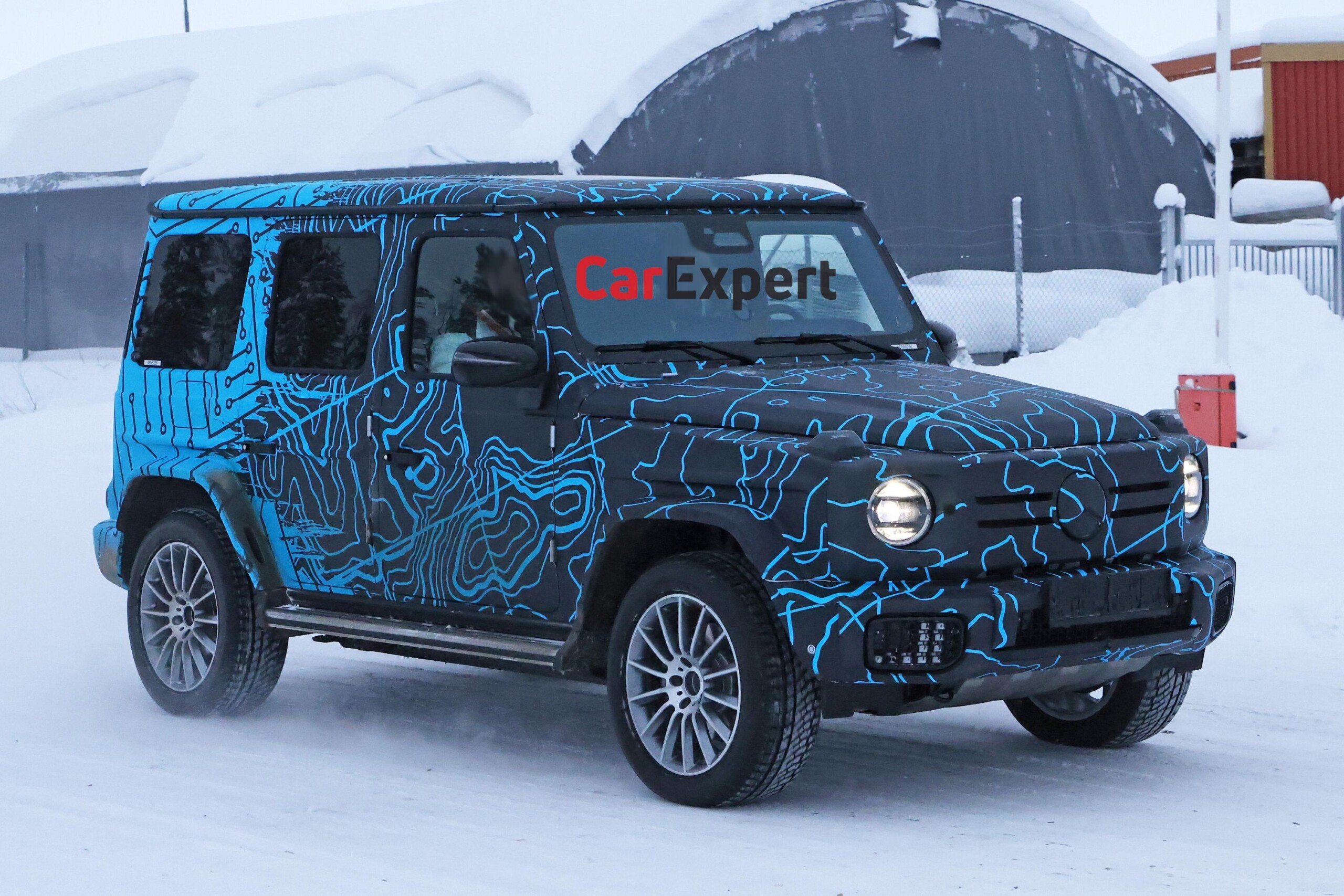 Mercedes EQG 2024 показали на дополнительных фото