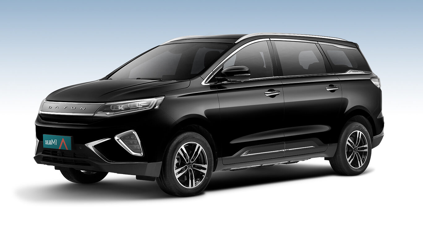 Уже в августе в РФ официально привезут новый 7-местный минивэн из КНР ...