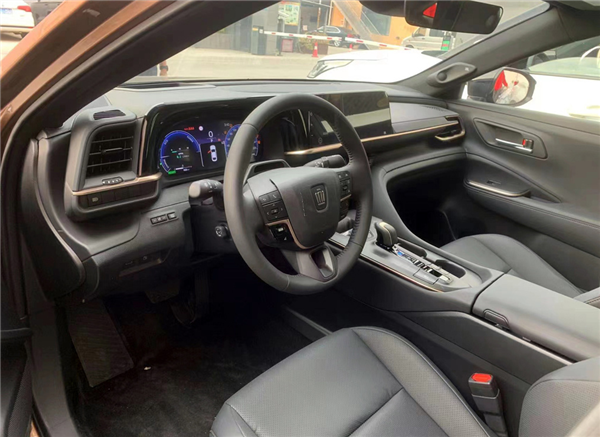 Toyota Crown SportCross 2023 представлена официально