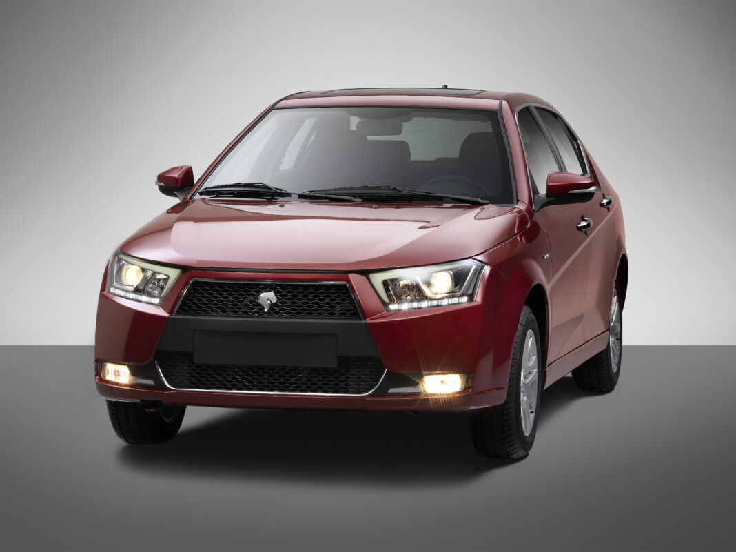 IKCO Dena и Tara 2023 поступили в автосалоны России