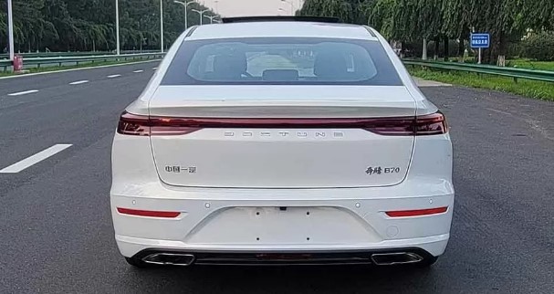 FAW Bestune B70 2024 показан на фото в новой версии