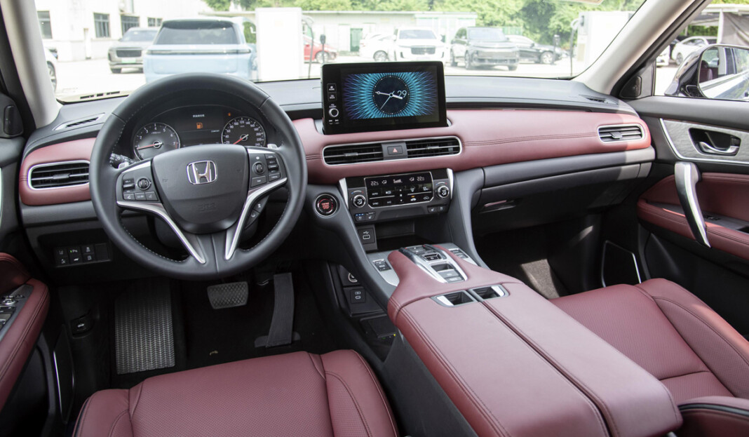 Honda Avancier 2024 получил обновление и два стильных пакета