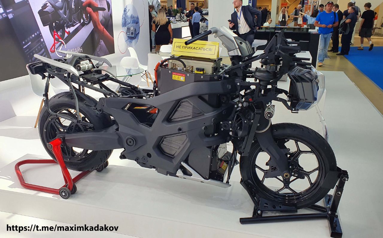 Aurus Merlon 2024: все подробности об оснащении байка