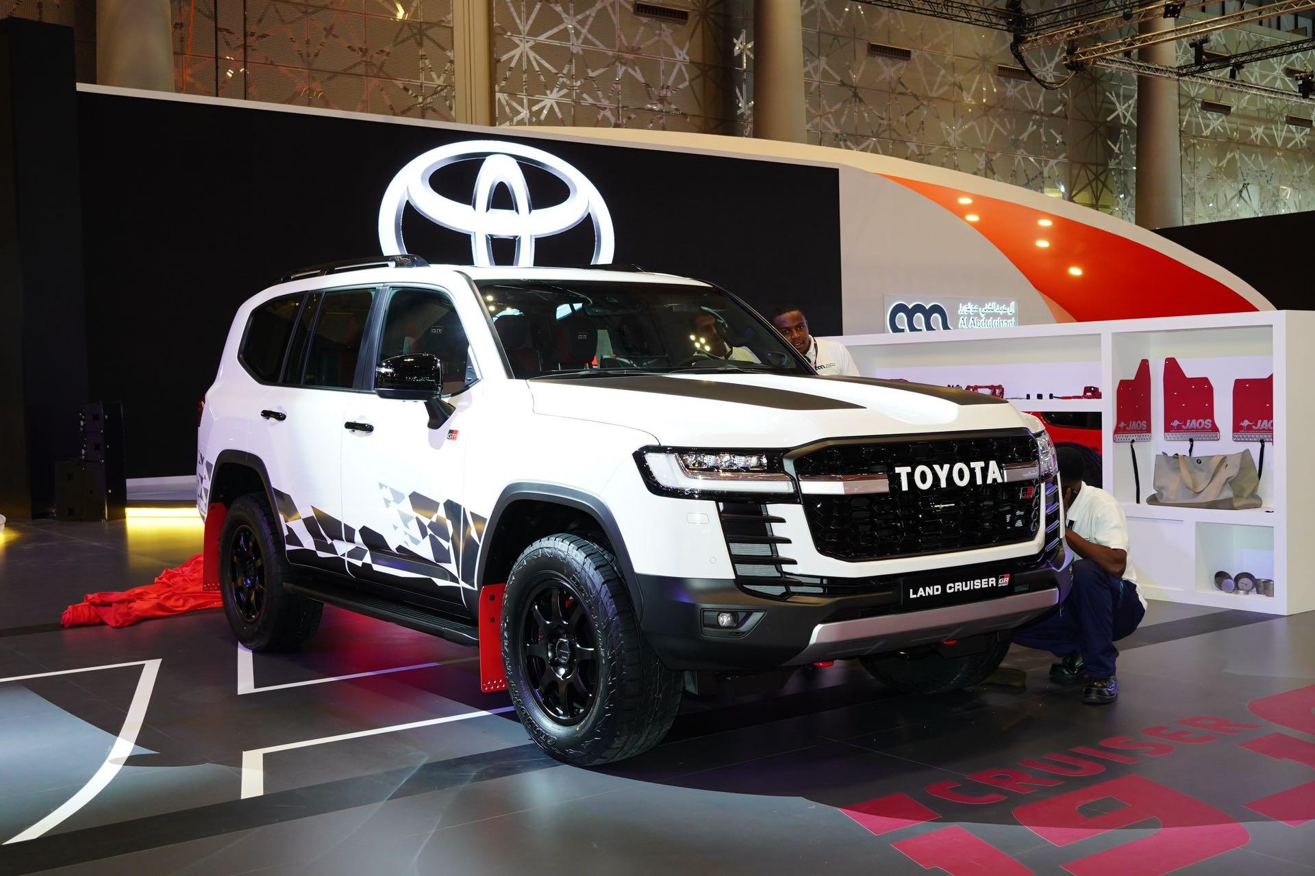 Toyota Land Cruiser GR Sport 2024 показан в Катаре