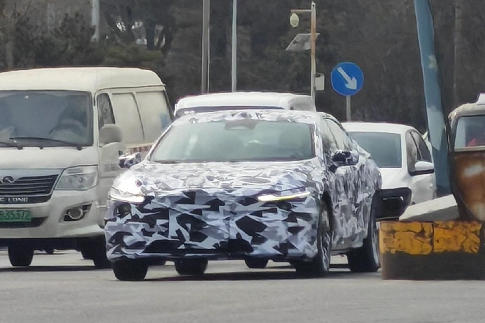 Mazda J90A 2025 показали на первых "жтвых" фото