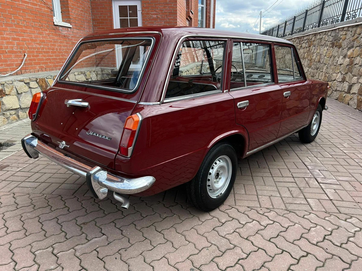 53-летний ВАЗ-2102 в отличном состоянии выставлен на продажу: универсал ...