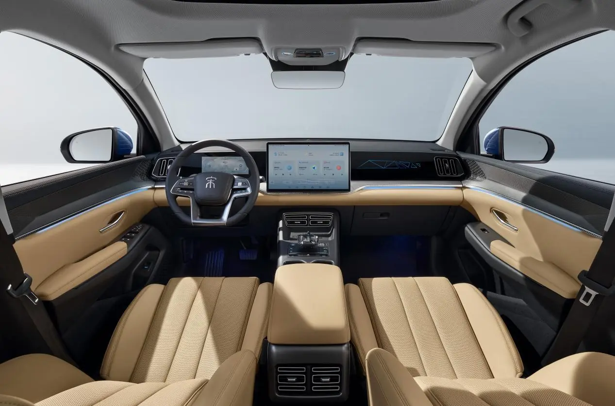 BYD Song Pro DM-i 2025: интерьер показан на официальных фото