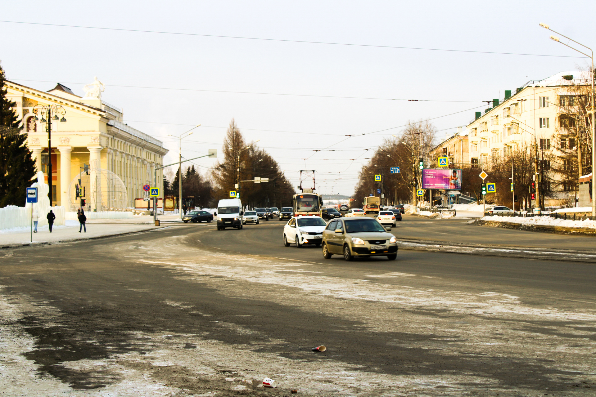 Моторист порекомендовать выбирать масло только в металлической таре