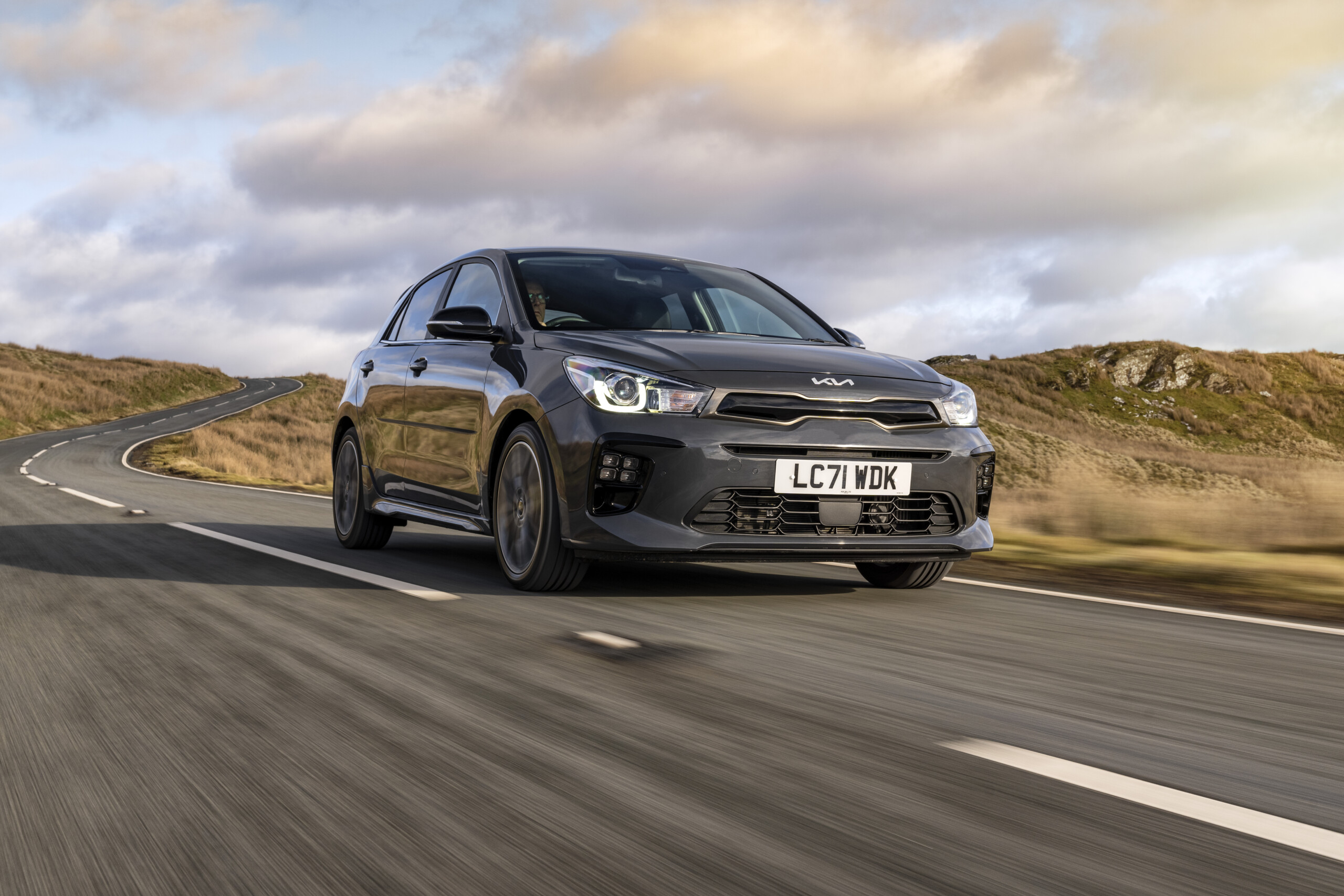 Киа Рио 2025 цены модели, комплектации, фото, новый кузов, видео