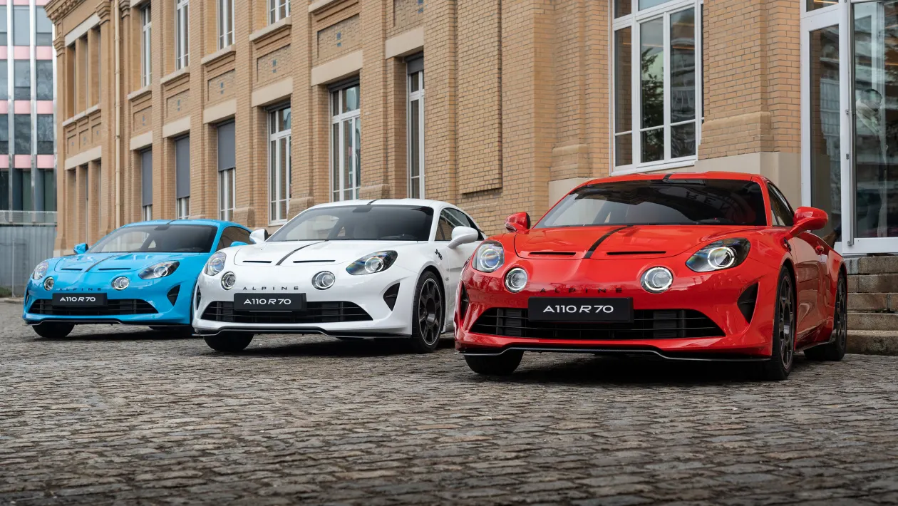Alpine A110 2025 года дебютировал в новом исполнении R 70