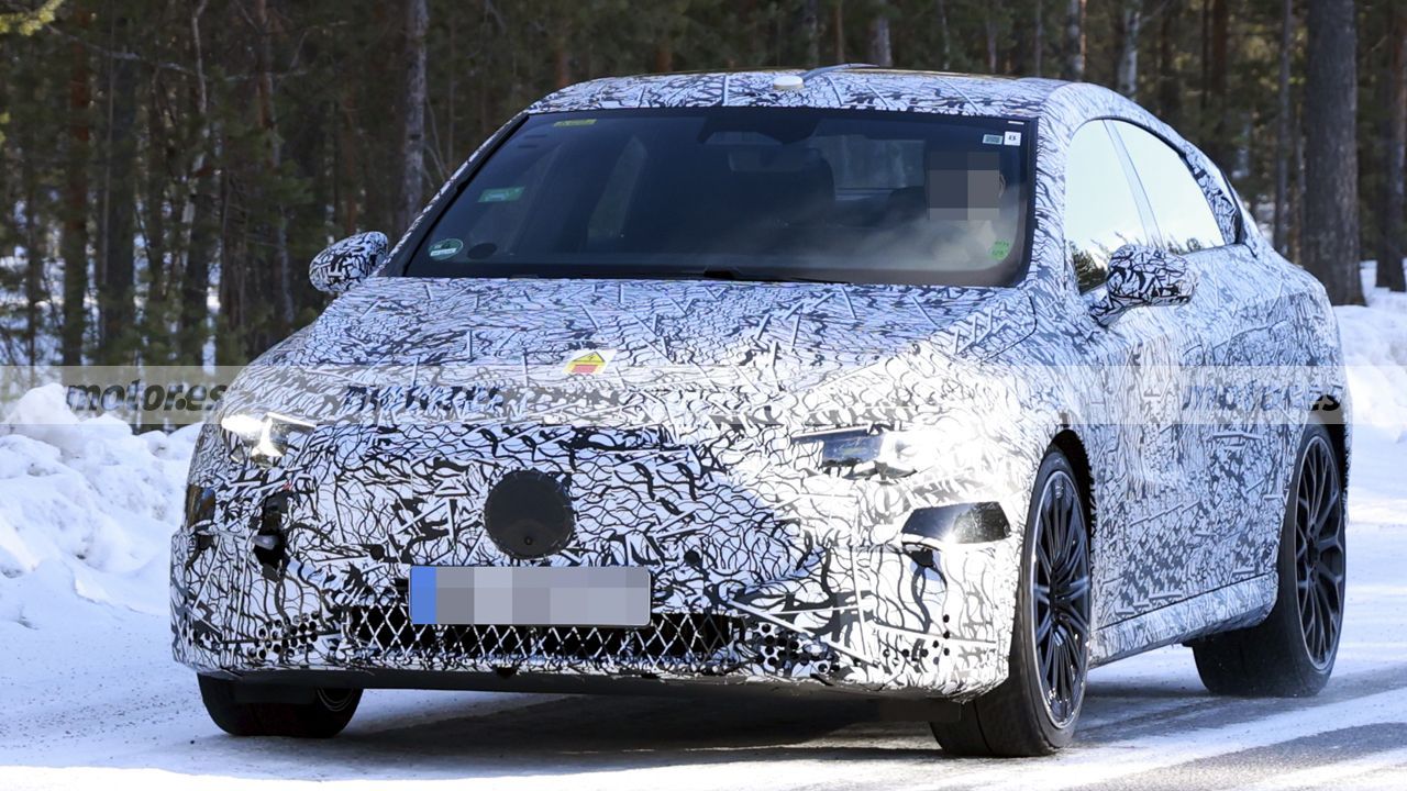 Mercedes-AMG CLA Electric показали на фото: он получит 550 л.с.