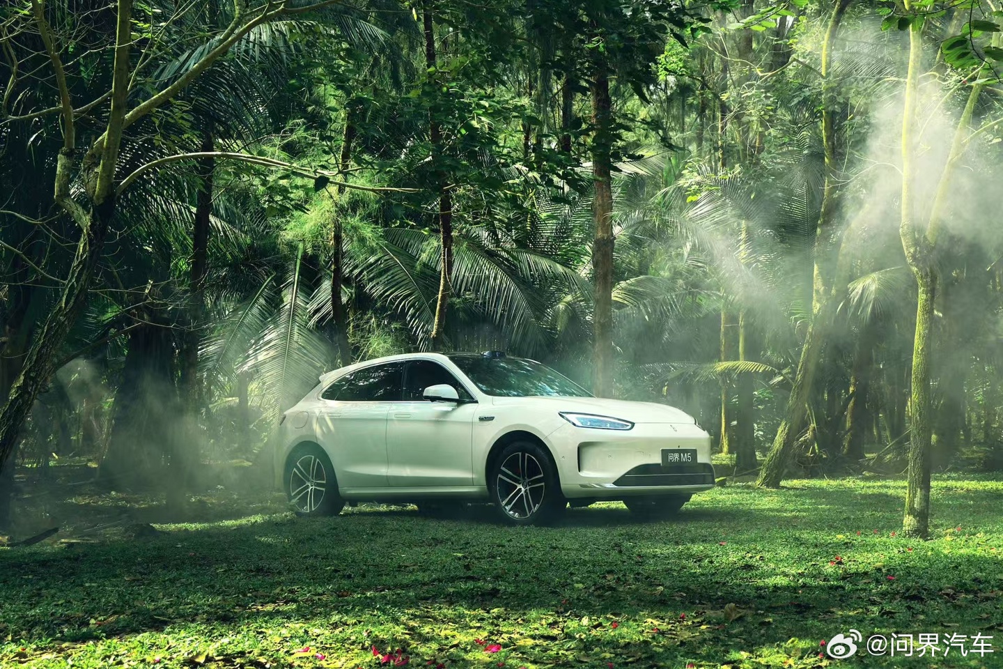 Aito M5 Ultra 2025 года: обновленный кроссовер выходит на рынок