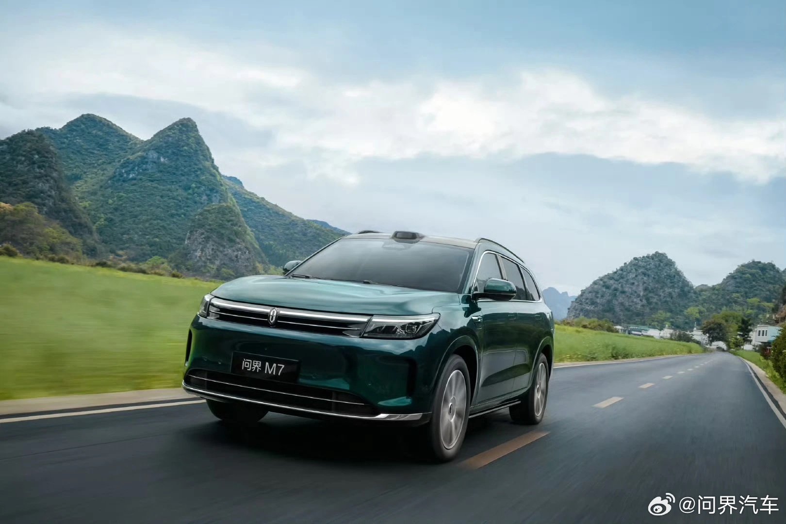 Aito M7 2025 поступил в продажу в новом зеленом цвете