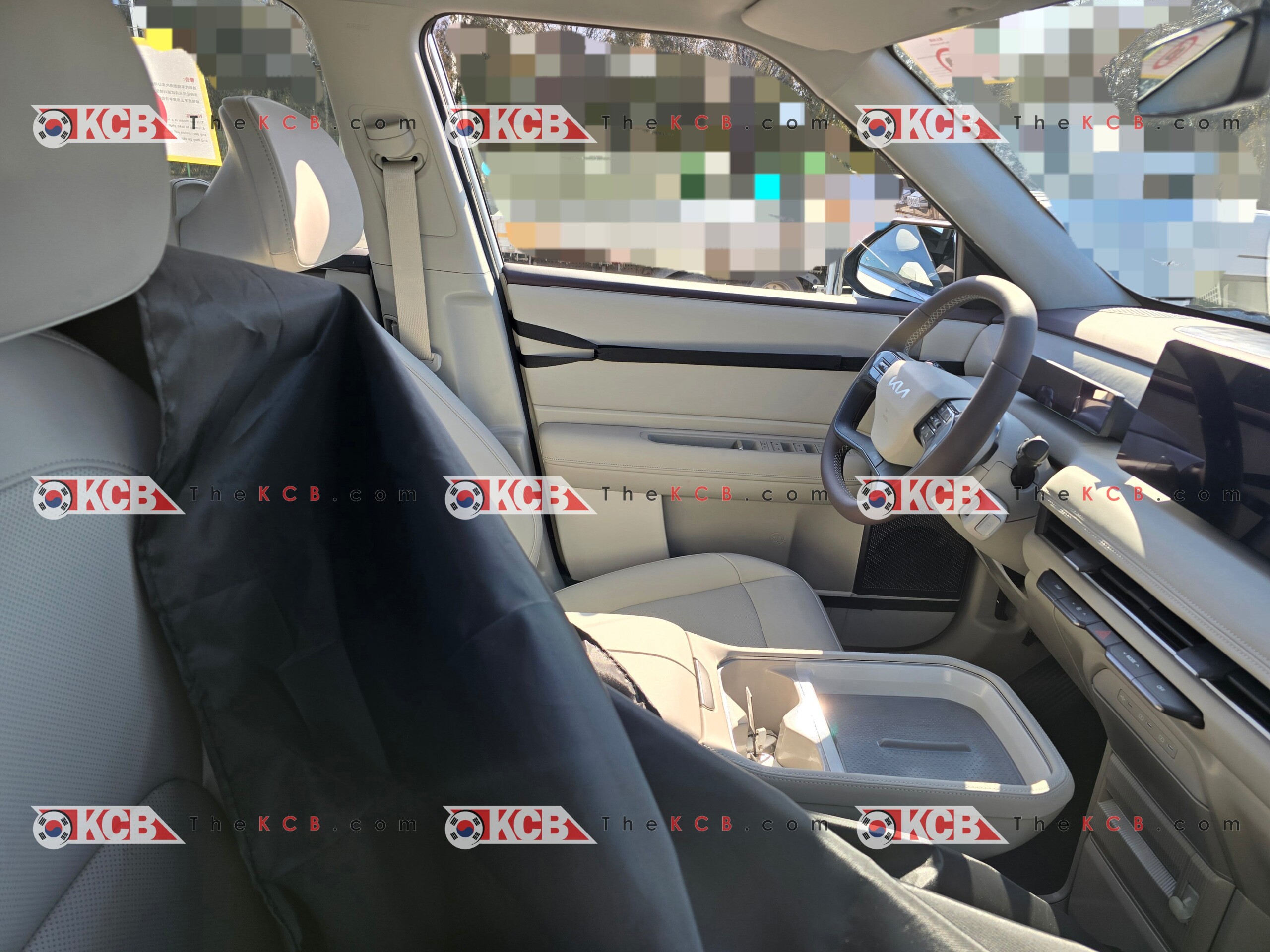 Kia Is Preparing a Facelift for the EV5: a 27-Inch Screen, a “Lounge ...