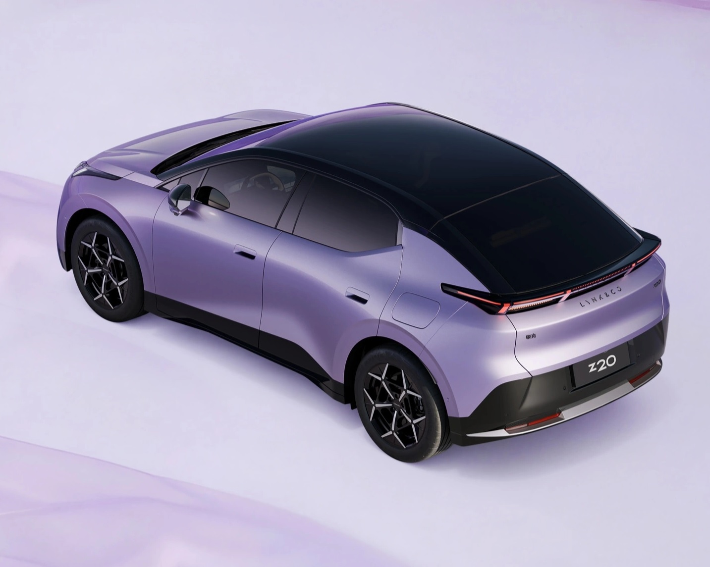 Lynk & Co Z20: 530 km de autonomía y carga en 15 minutos